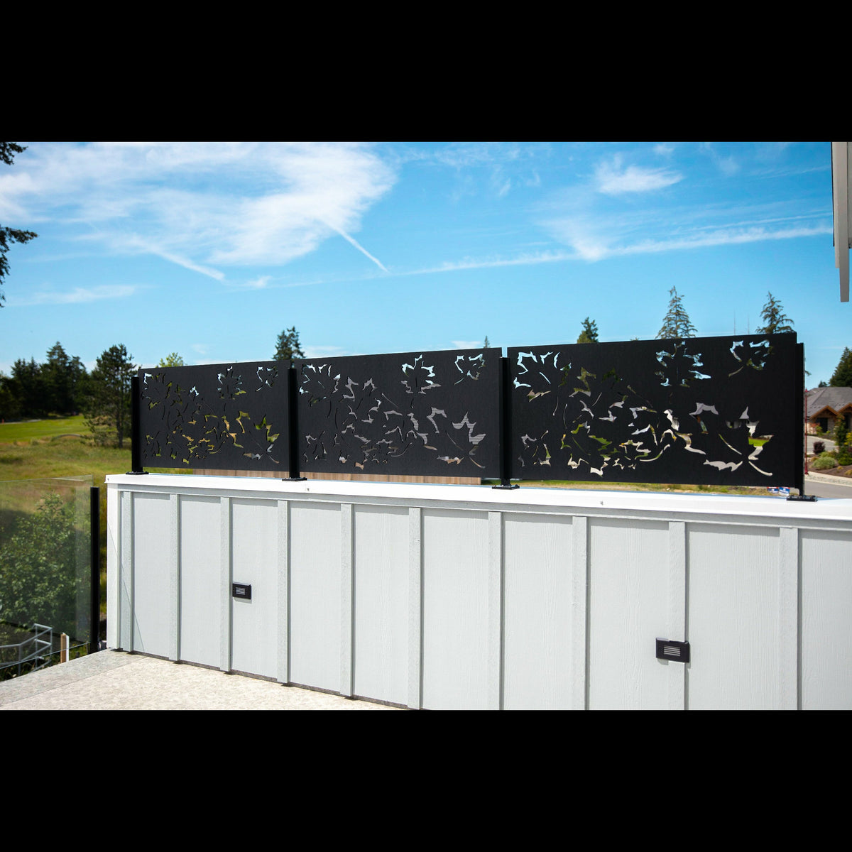 (2' x 4') Maple Leaf Privacy Screen